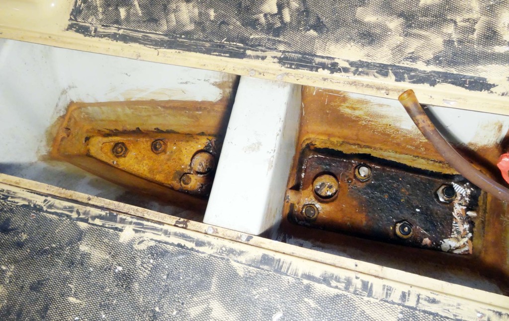 How to get a clean & dry Bilge. Refit Part 1.