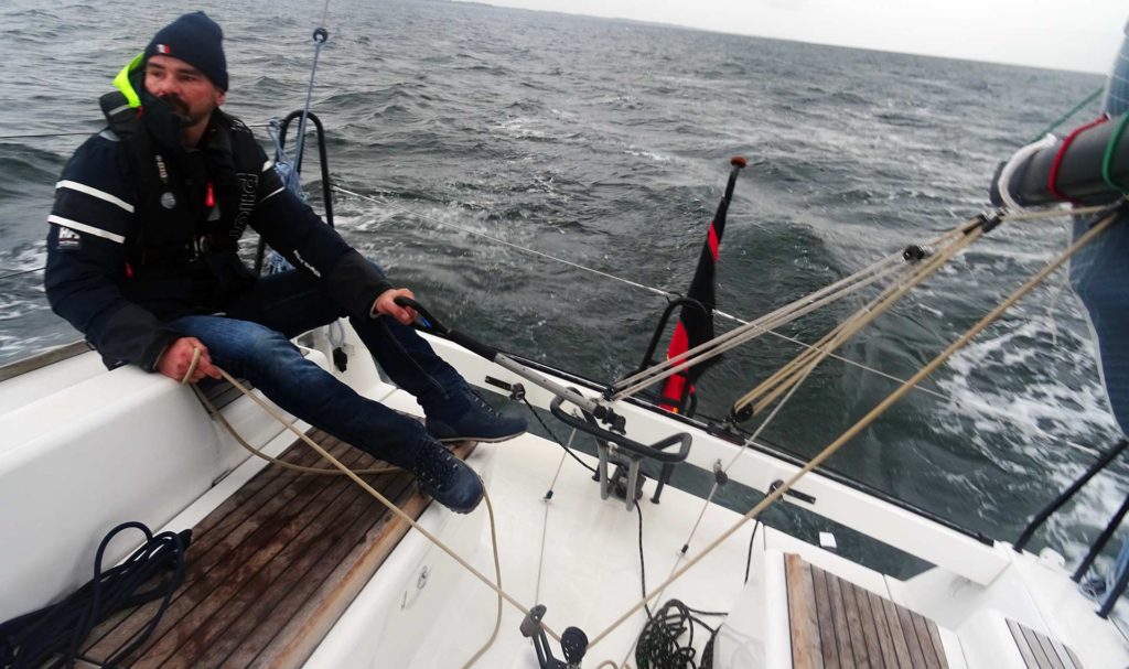 Foul Weather Sailing Skills and Tactics – no-frills-sailing.com