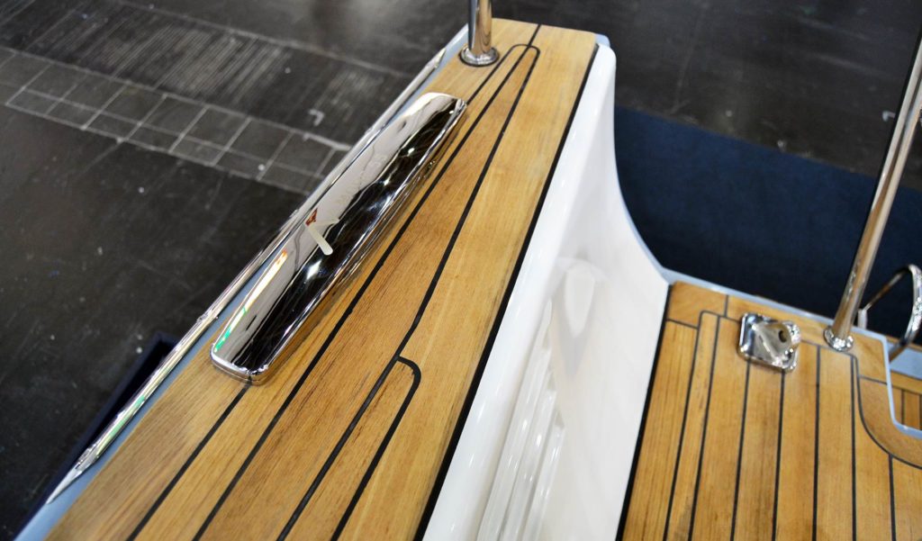 Simply: More. 55. Yacht.