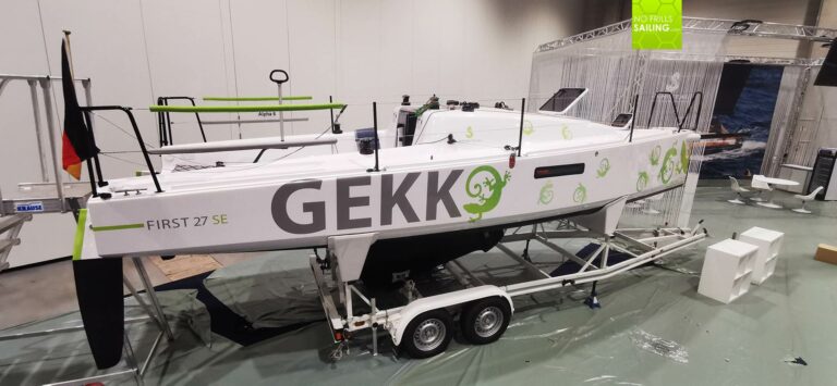 Offshore sailing basic equipment: Jackstay