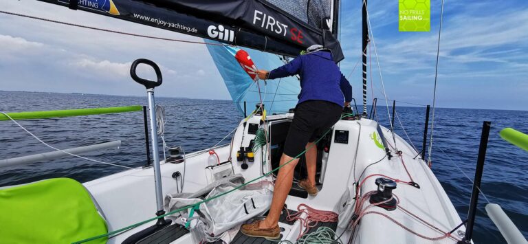 Single Hand Gennaker Retrieval: Step by Step