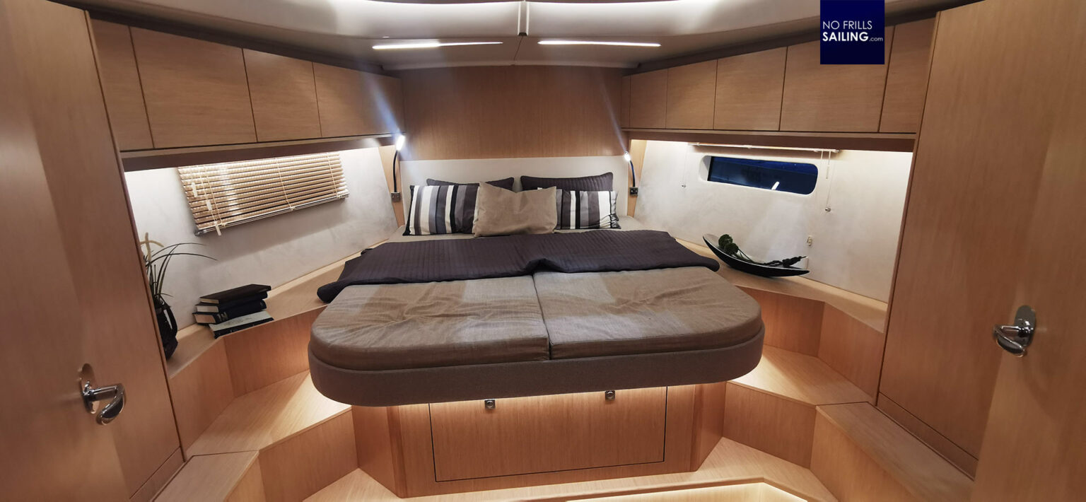The nautical Lounge: Bavaria C46
