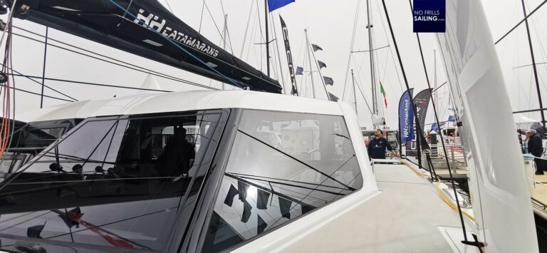 HH44 Catamaran: The sailing TIE-Fighter