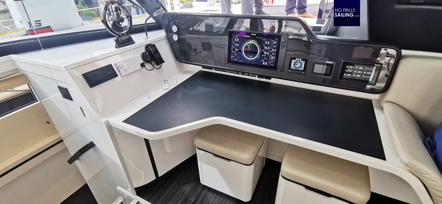 HH44 Catamaran: The sailing TIE-Fighter