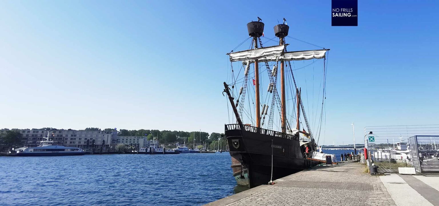 Sailing a medieval Cog ship