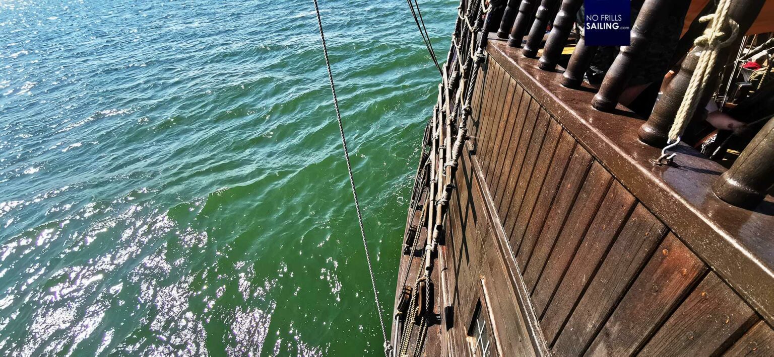 Sailing a medieval Cog ship