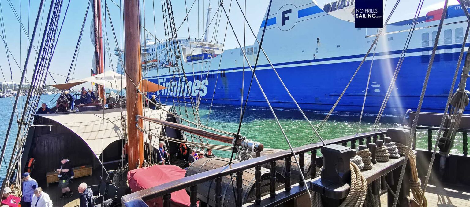 Sailing a medieval Cog ship