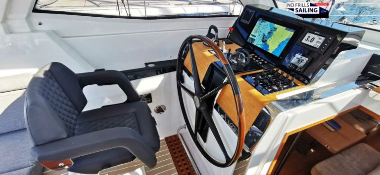 Bluewater Icon: Amel 60